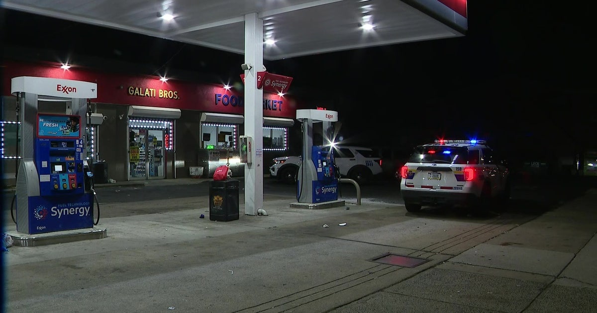 Police looking for 2 male suspects after armed carjacking at gas ...