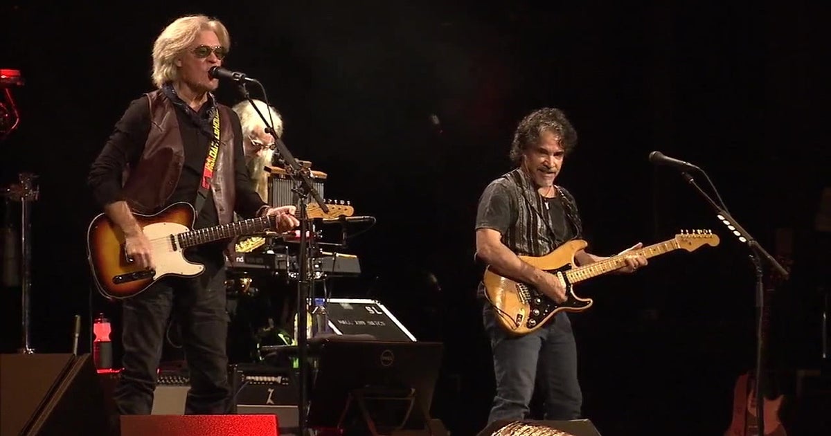 Daryl Hall is suing John Oates over plan to sell stake in joint venture ...