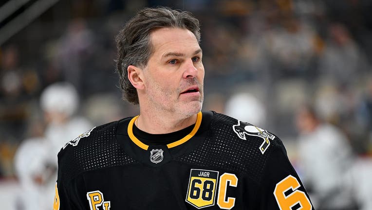 Jaromir Jagr bobblehead shipment stolen ahead of giveaway night | FOX ... Jaromir Jagr bobblehead shipment stolen ahead of giveaway night | FOX ...