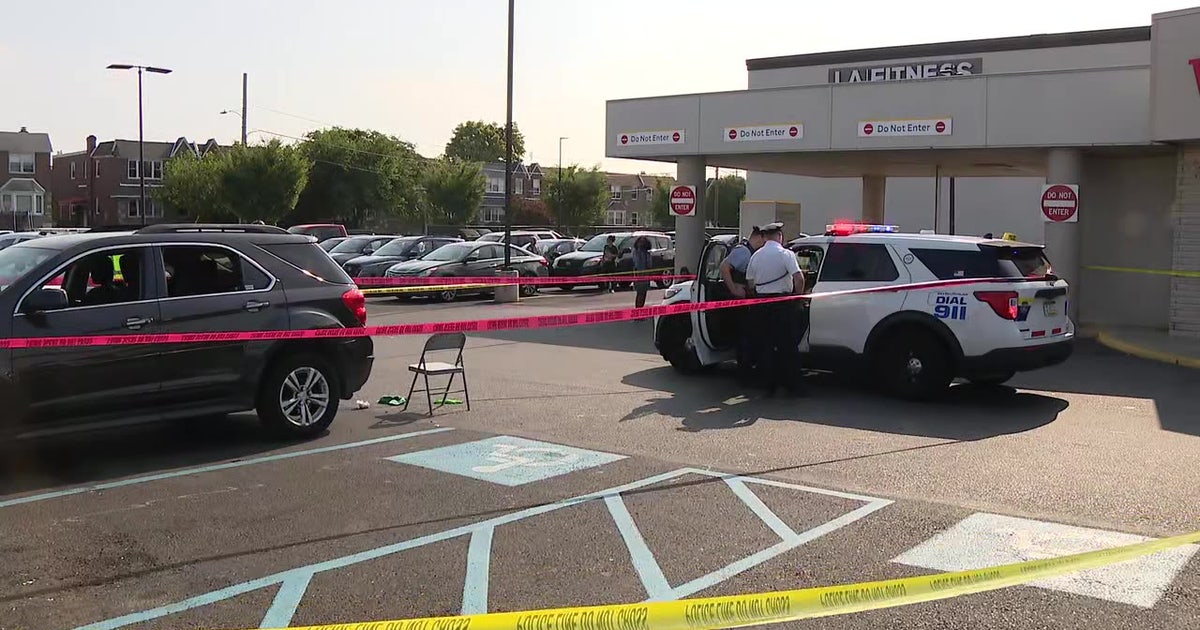 Woman hurt in shooting outside Wells Fargo bank in Rhawnhurst | FOX 29 ...