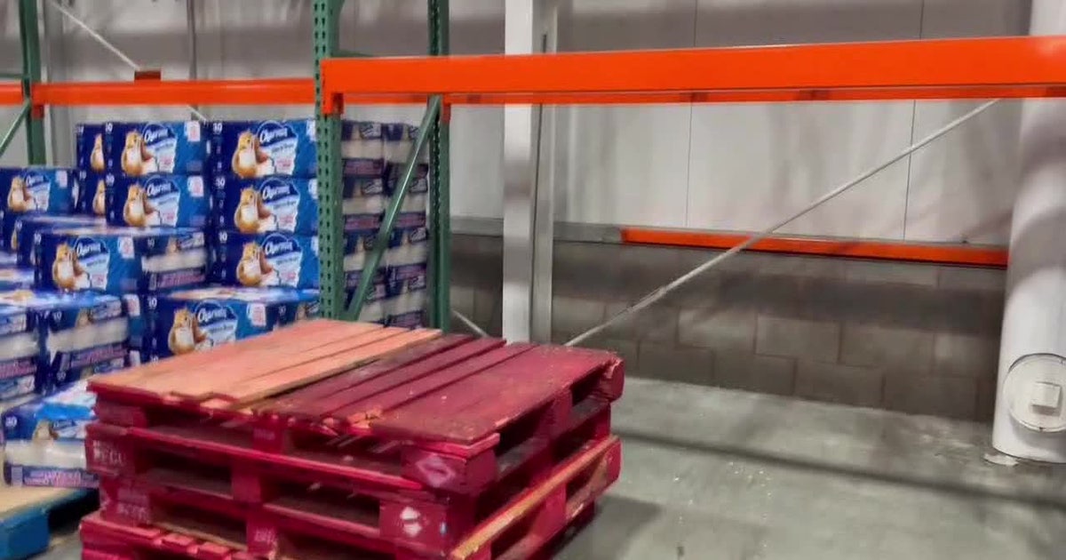 Port strike panic buying? Costco toilet paper frenzy making the rounds ...