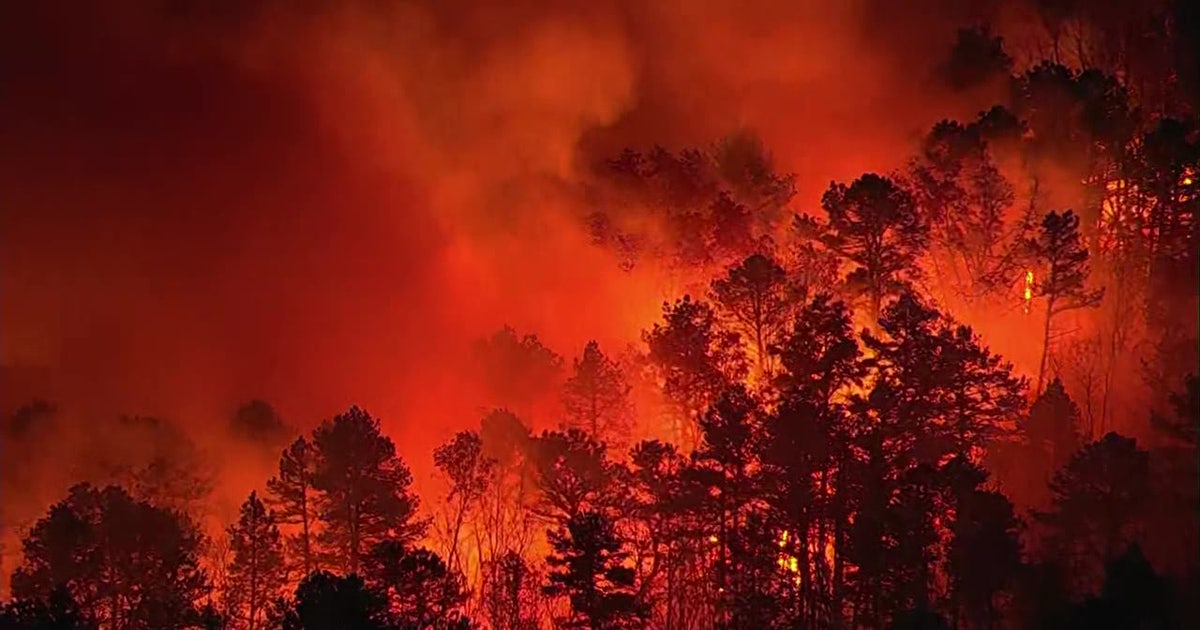 New Jersey wildfire torches 300 acres, forces evacuations of nearby ...
