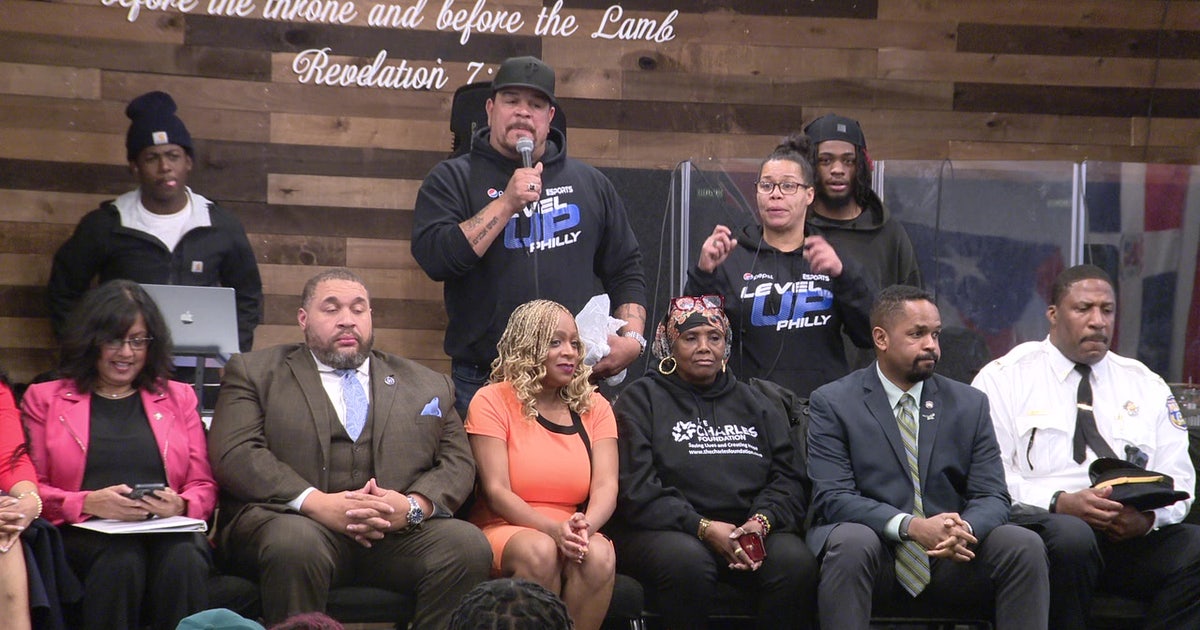 Youth lead Q&A with police and officials at Level Up Philly | FOX 29 ...