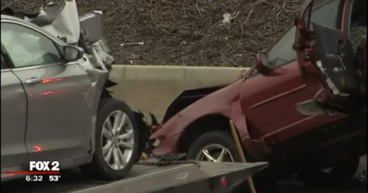 Man dies in 3 car crash on I-696 after running out of gas | FOX 2 Detroit