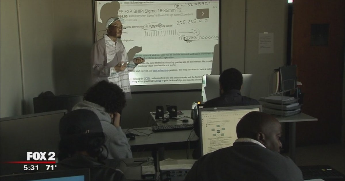 Broadband service a lifeline for Detroit's future, FCC commissioner ...