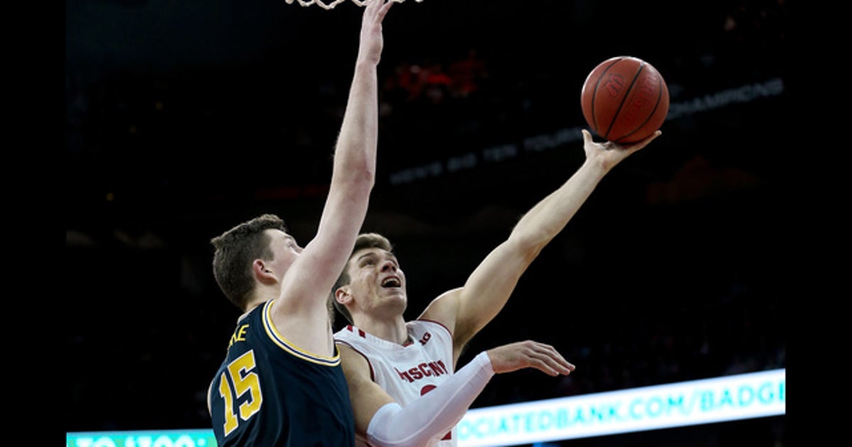 Happ, Wisconsin hand No. 2 Michigan its first loss, 64-54 | FOX 2 Detroit