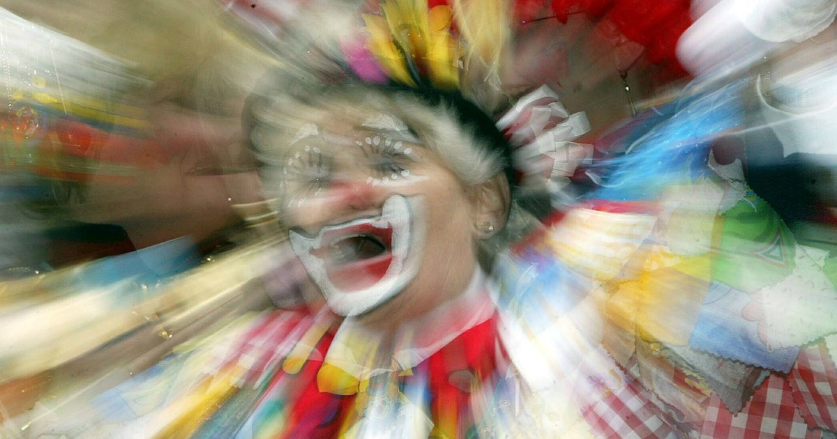 Report of clown attack prompts school closure in Ohio | FOX 2 Detroit