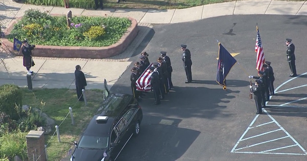 Dallas officer Michael Krol laid to rest in Michigan, thousands attend ...