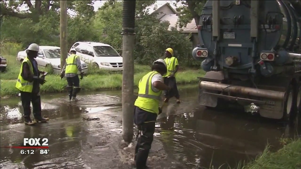 Detroit family's street blocked by illegal dumping mess | FOX 2 Detroit