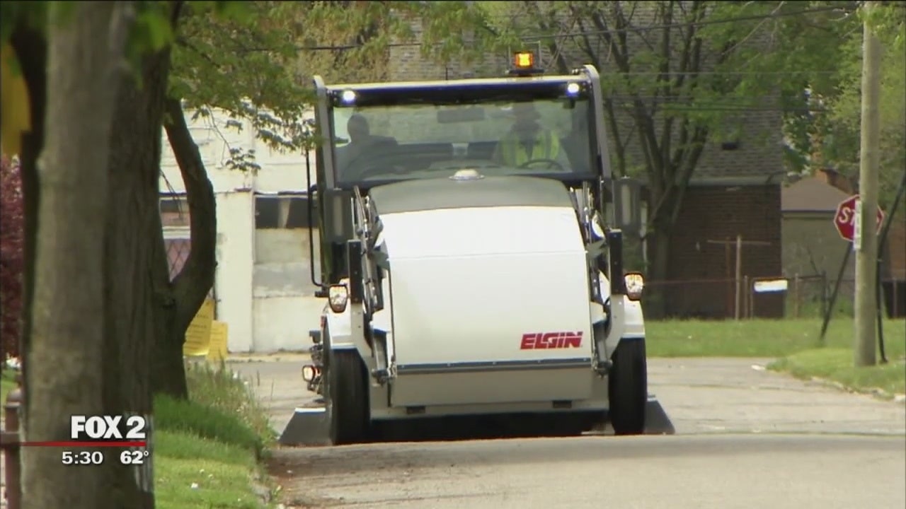 Detroit brings back street sweepers after 7 year hiatus | FOX 2 Detroit