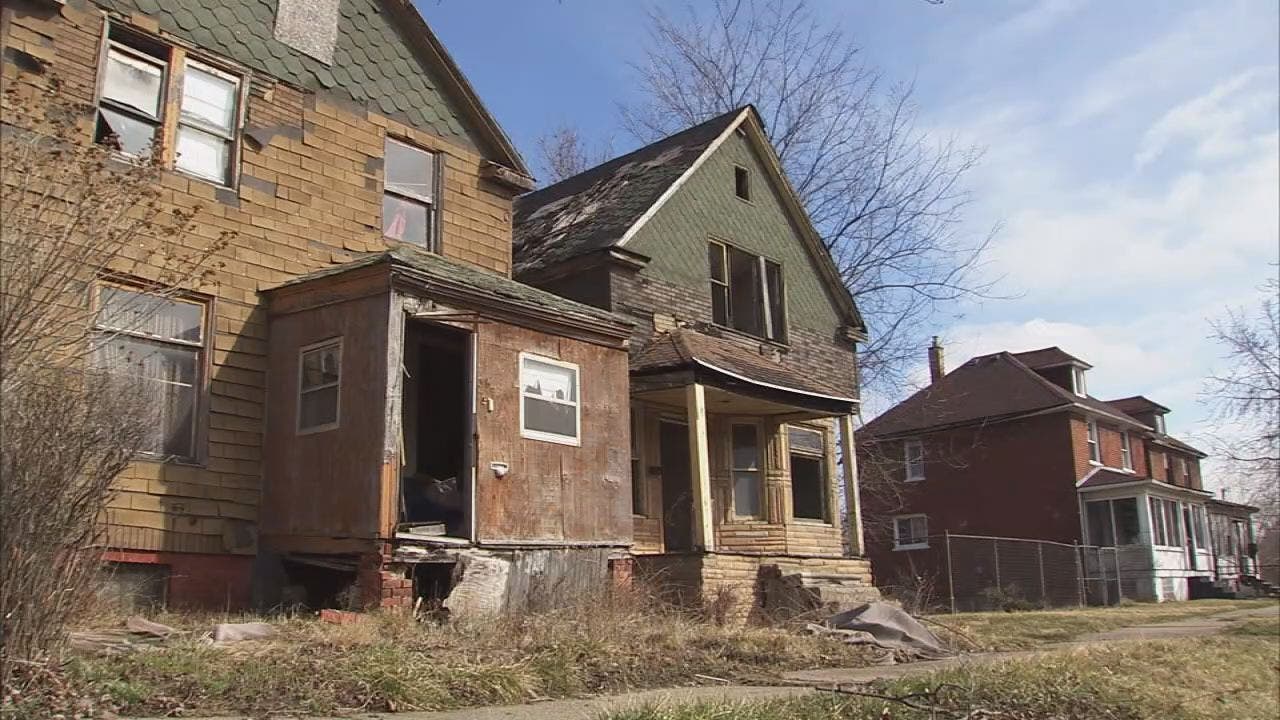 As blighted homes still stand, Detroit goes after residents for trash ...