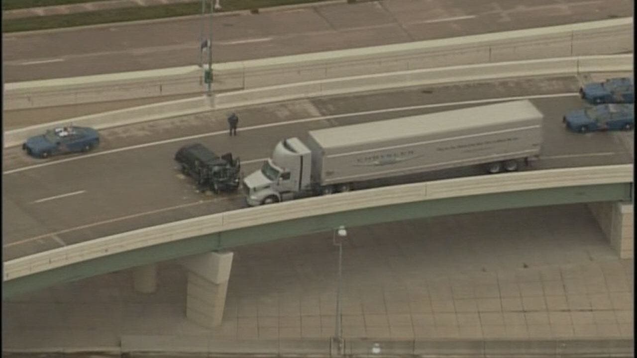 Fatal accident shuts down ramp to Ambassador Bridge | FOX 2 Detroit