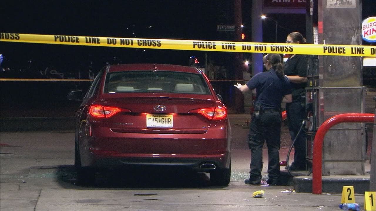 Detroit Man Killed At West Side Gas Station Suspects On The Run Fox