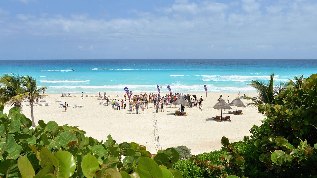 Cancun horror as 8 bodies, including 2 dismembered in bags, found on ...