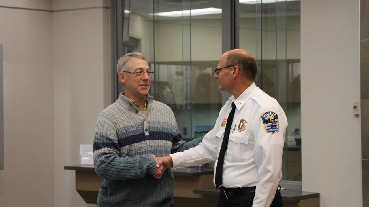 Man who found missing Minnesota girl gives her his $7K reward | FOX 2 ...