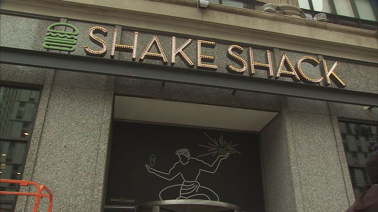 Shake Shack signs installed, opens in Detroit this year | FOX 2 Detroit