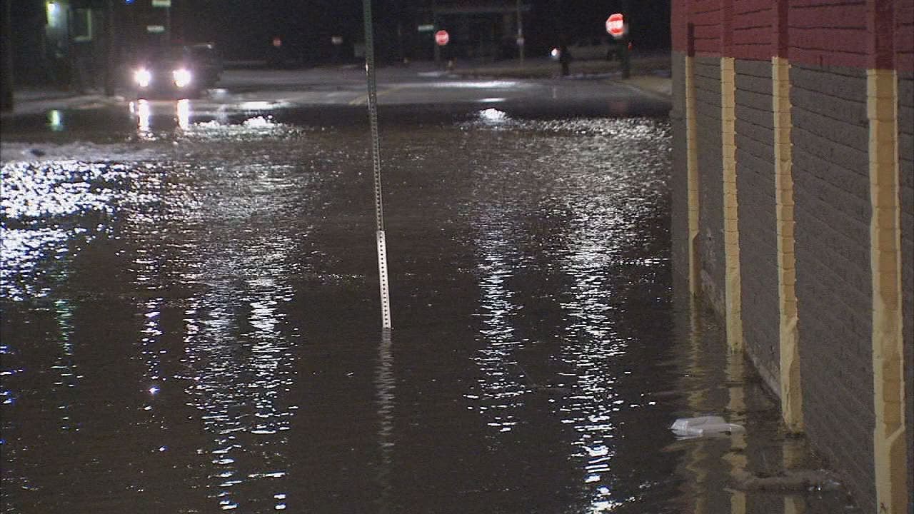 Broken water main causing icy mess in southwest Detroit