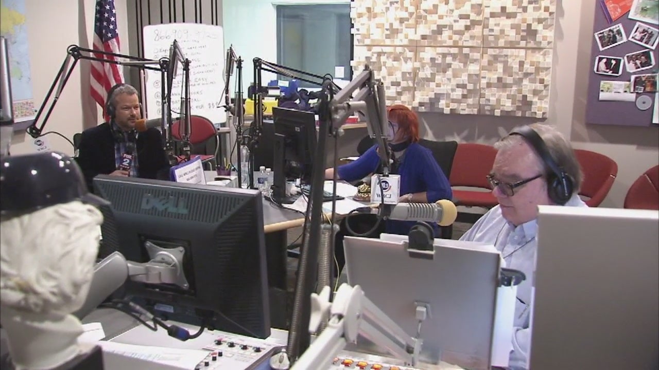 Jason Carr visits 90.9 WRCJ during fundraising drive | FOX 2 Detroit
