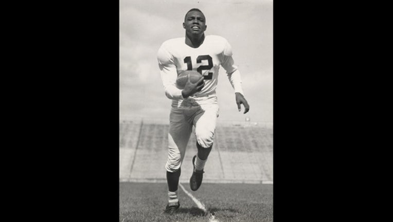 Trailblazing African-American RB Wally Triplett dies at 92 | FOX 2 Detroit
