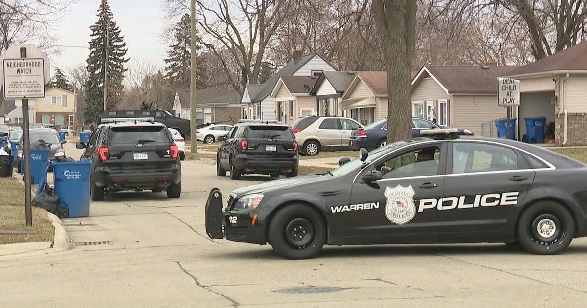 Police say ex-boyfriend not in house in Warren barricaded gunman ...