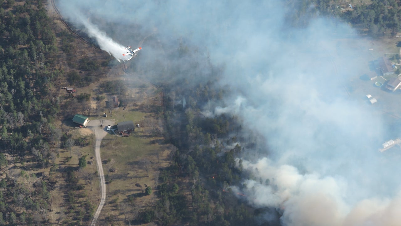 Firefighters push back 105-acre wildfire in northern Michigan late ...