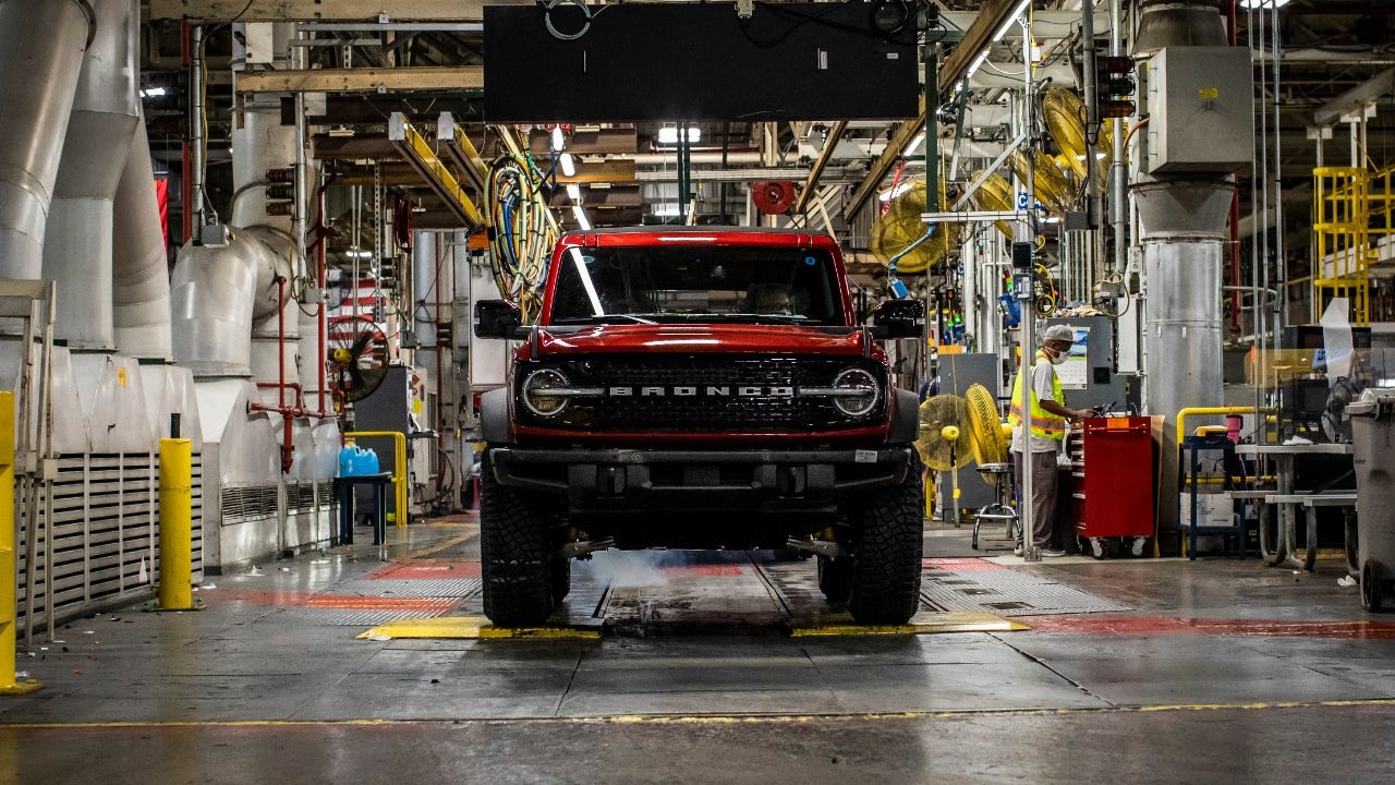 Ford's first fully assembled 2021 Broncos rolling off the line Tuesday ...