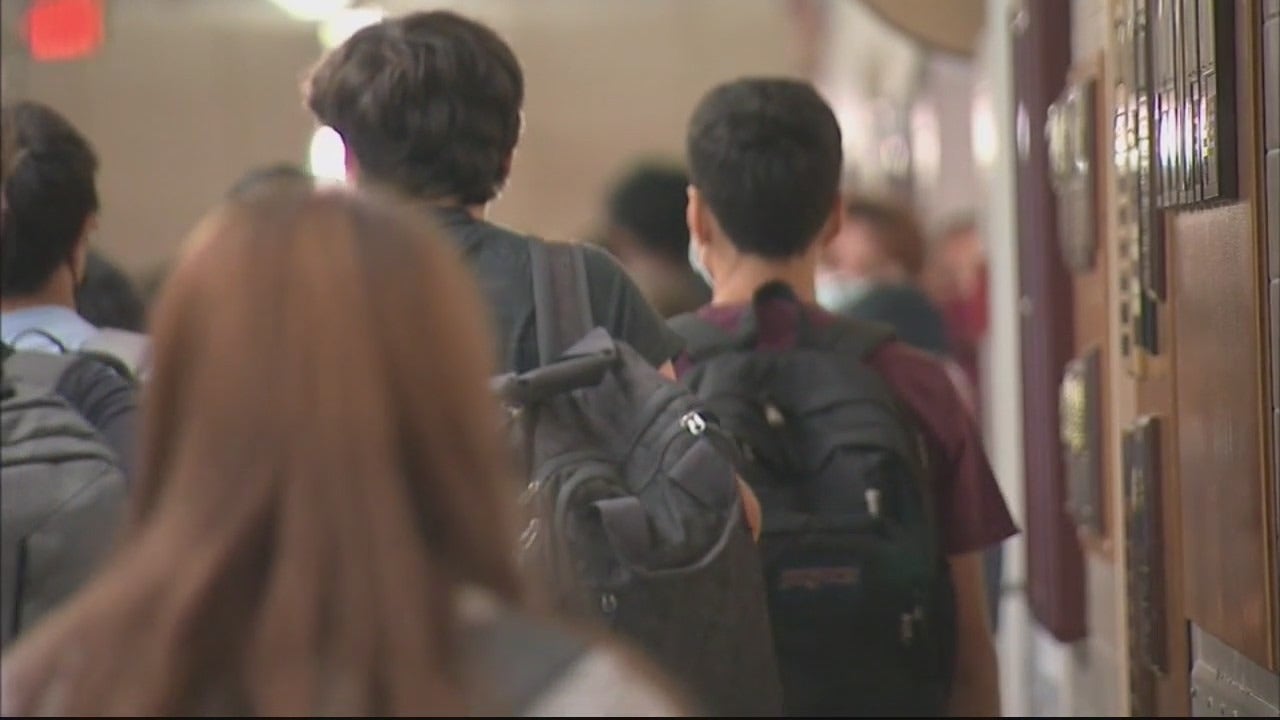 After a turbulent summer for Michigan school districts, students ...