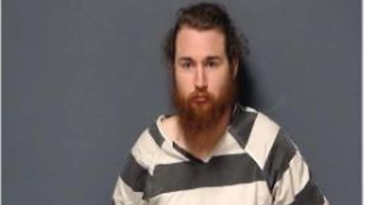 Man charged with murder after allegedly shooting 2 in Michigan cabin on ...