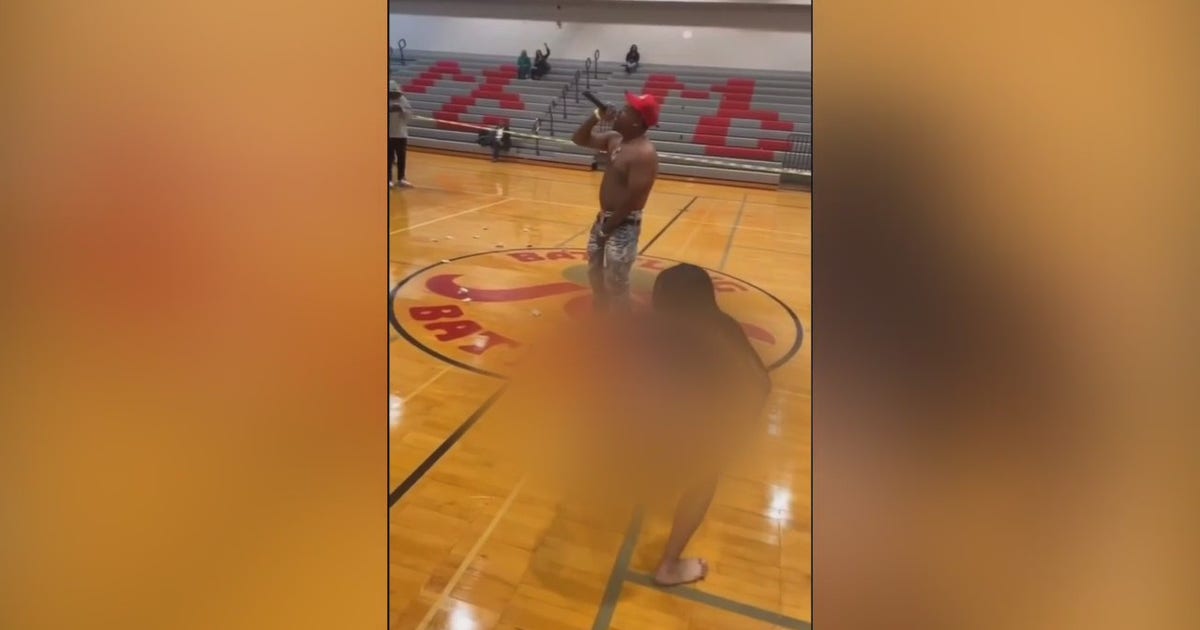 VIDEO: Stripper brought into event at Macomb County high school by ...
