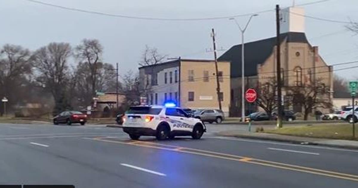 Dearborn police officer uninjured after being shot at, in SW Detroit ...