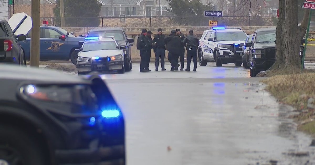 Armed robbery suspects barricade selves in Detroit home after fleeing ...