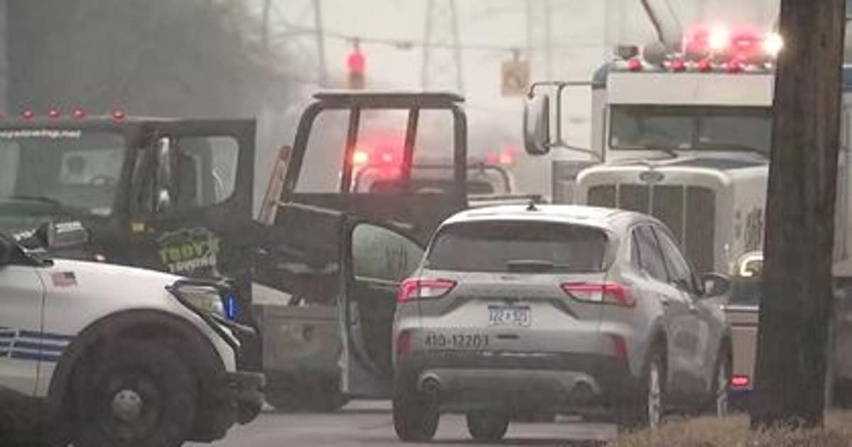 Police: 2 dead in fiery early morning crash on Detroit's east side ...