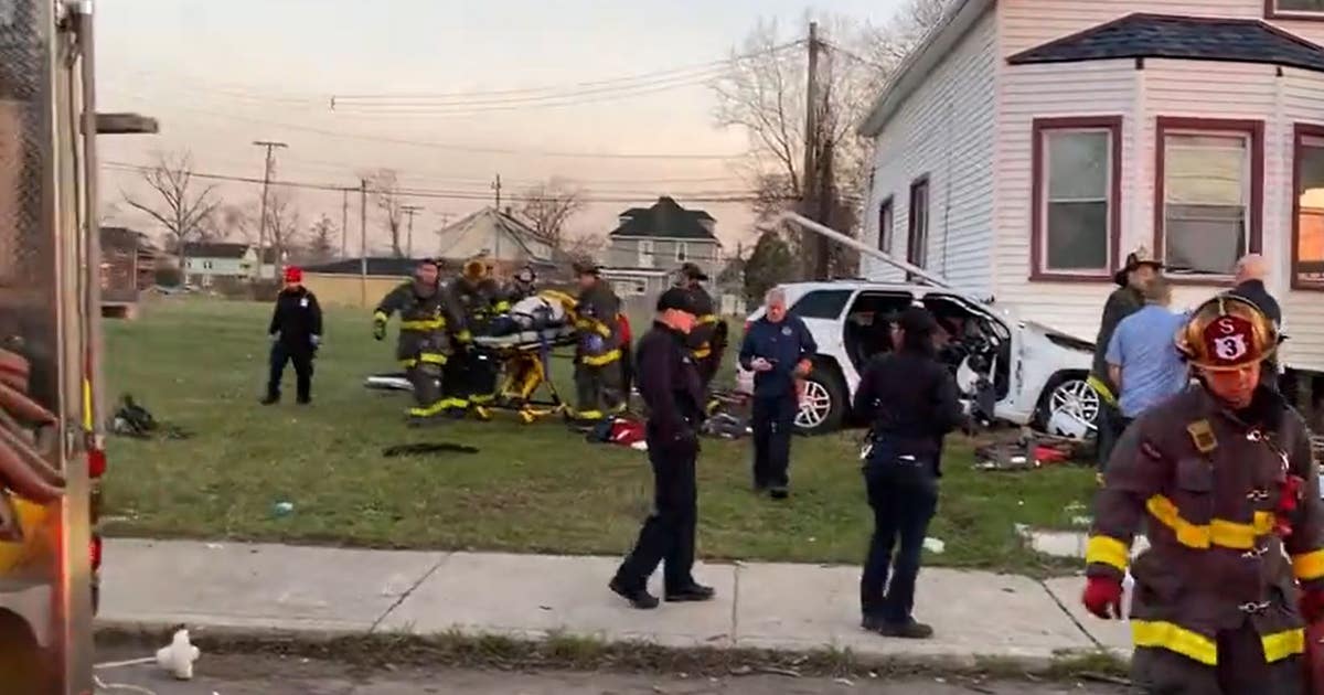 Jeep knocks Detroit home off foundation after crash | FOX 2 Detroit