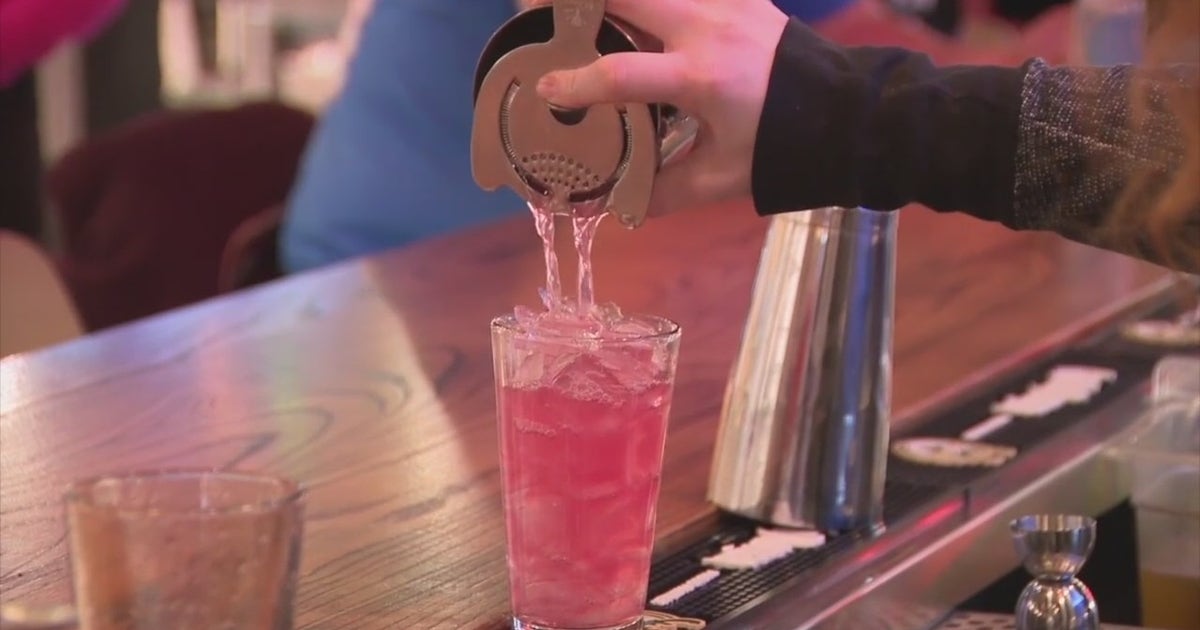 Pandemic-era Cocktails to-go policy would be permanent under new bill ...