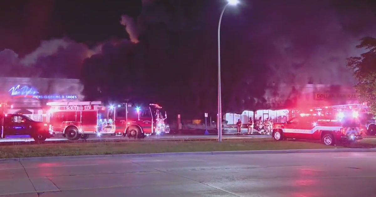 Southfield strip mall torched by massive blaze Tuesday morning | FOX 2 ...