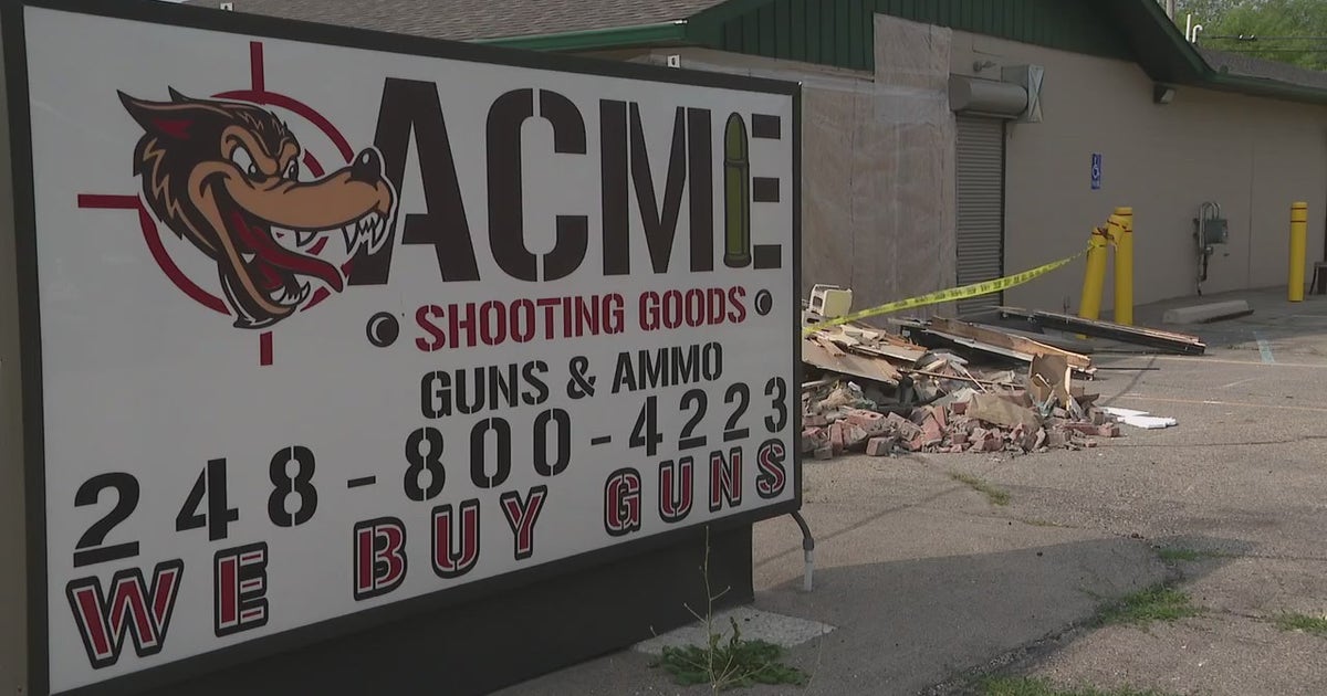 Oxford gun shop scene of smash and grab after thieves steal several ...
