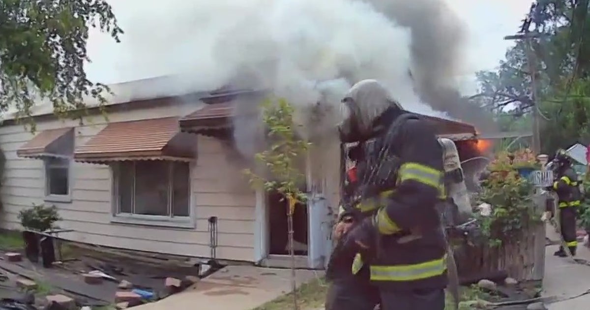 Dearborn Firefighters hailed as heroes for saving man in house fire ...