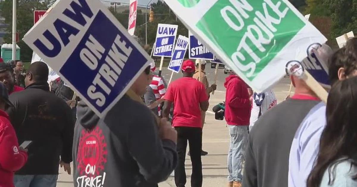 ‘We’re standing strong’: UAW workers in day 20 of strike confident in ...