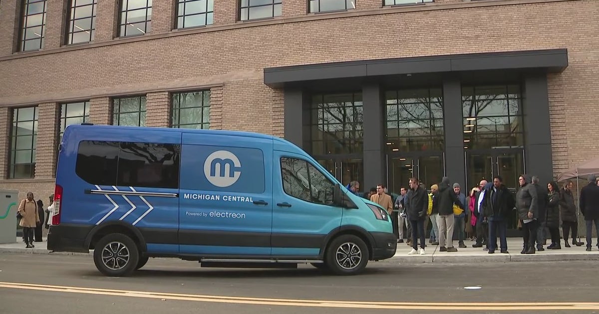 First wireless charging road in U.S. unveiled in Detroit | FOX 2 Detroit