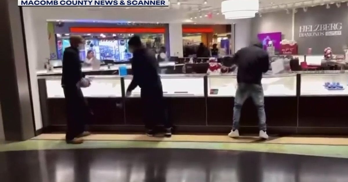 Jewelry worth $11K stolen in smash-and-grab robbery at Great Lakes ...