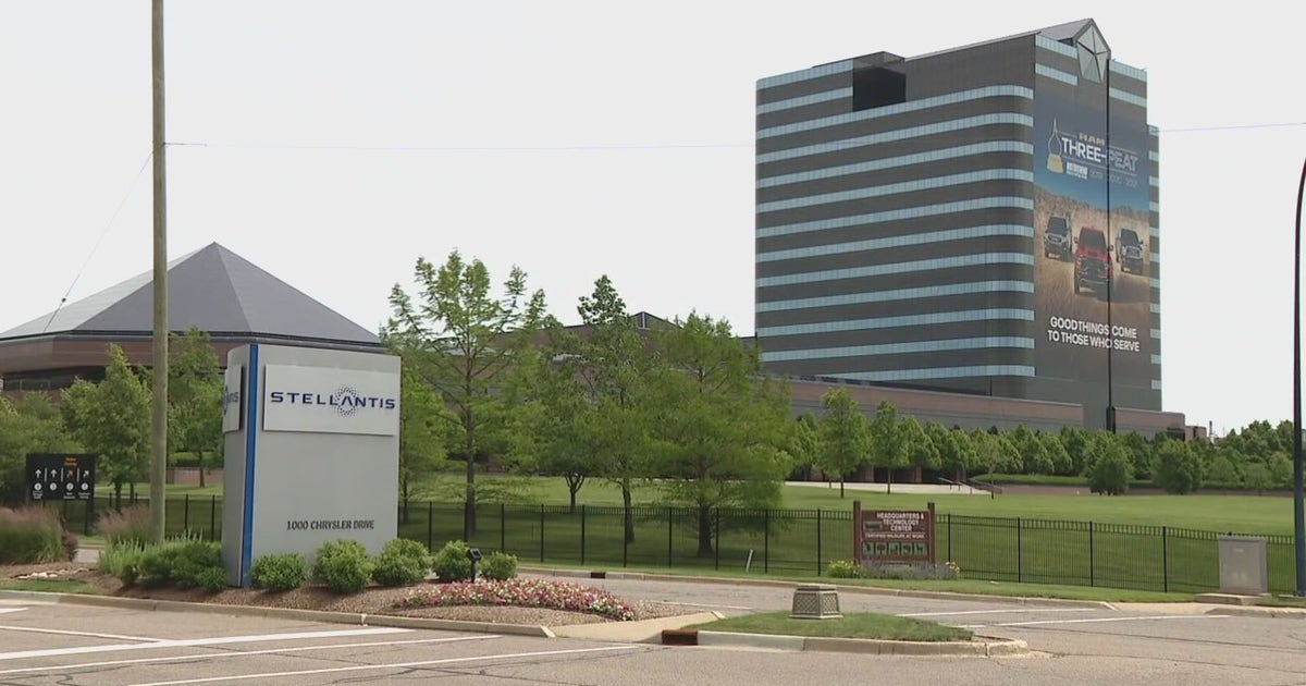 Stellantis announces hundreds of layoffs for white collar workers ...