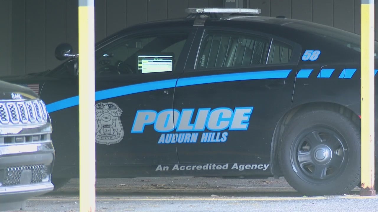 Driver wanted after fleeing fatal crash in Auburn Hills | FOX 2 Detroit Driver wanted after fleeing fatal crash in Auburn Hills | FOX 2 Detroit