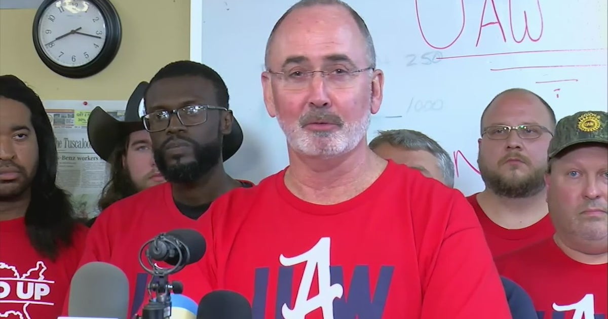 UAW president Shawn Fain under investigation after stripping authority ...