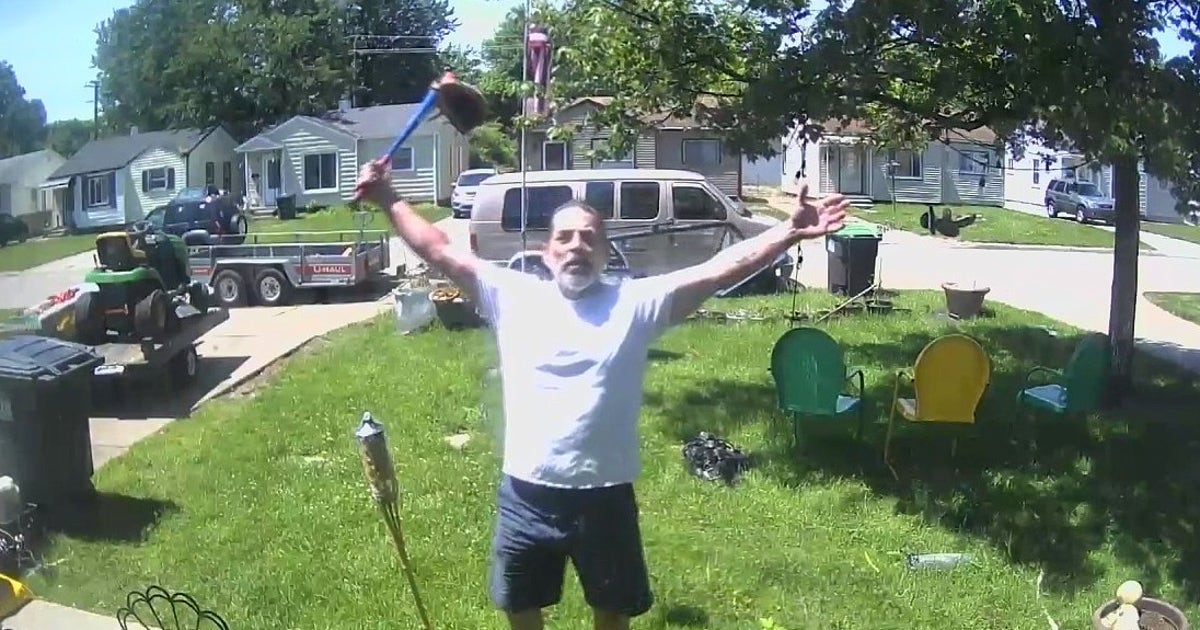 Man smashes windows with baseball bat in Taylor; incident caught on ...