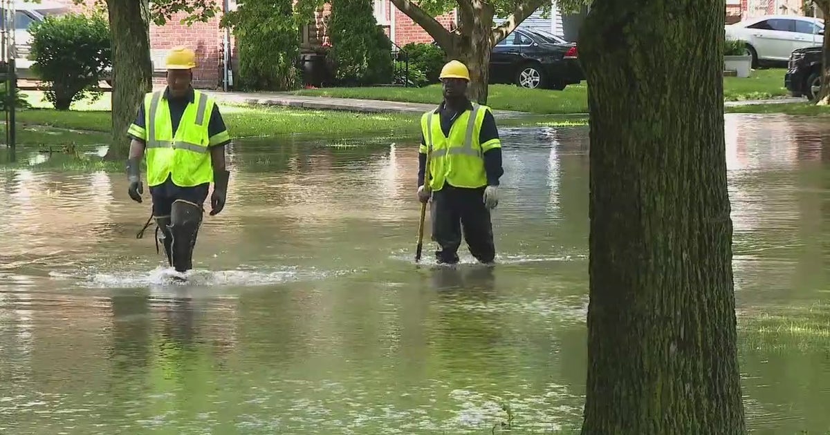 Hurricane Beryl's incoming heavy rainfall has flood-prone spots of ...