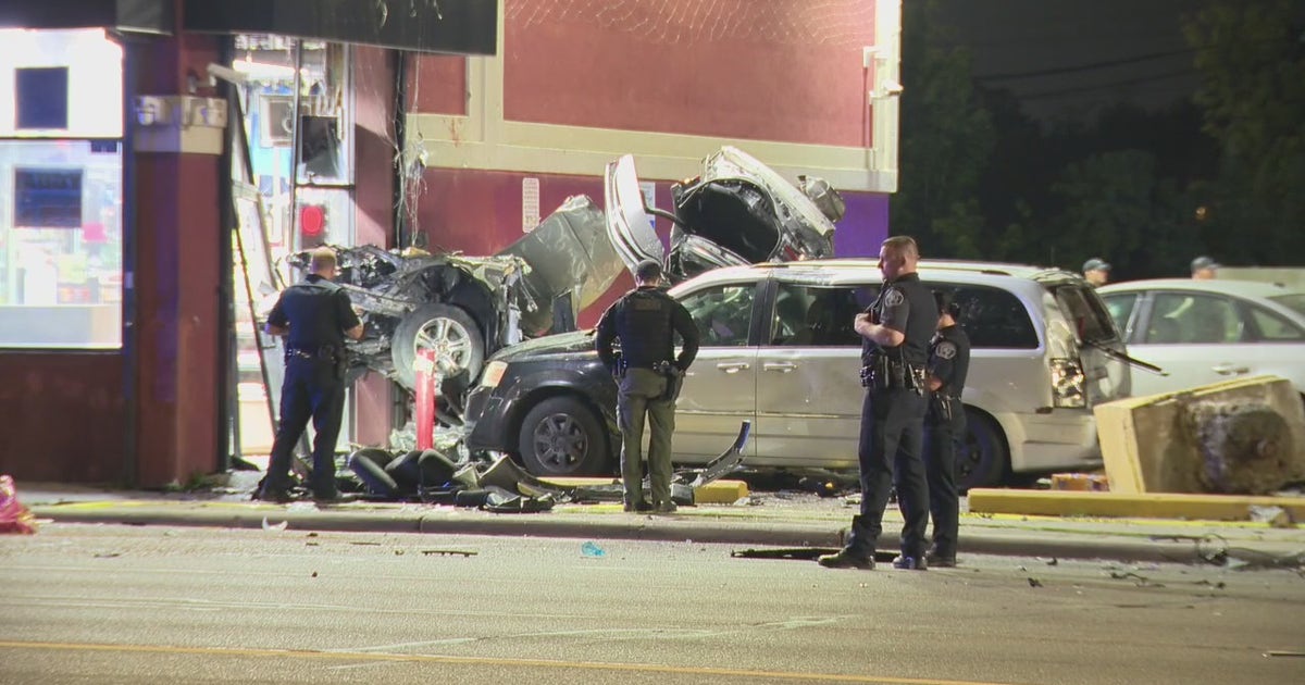 'Bodies over my car': 2 dead after crash at Detroit liquor store | FOX ...