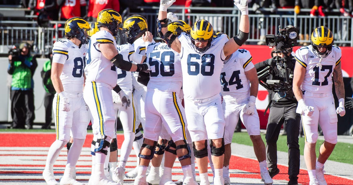 Michigan, Ohio State fight broken up with police pepper spray after ...