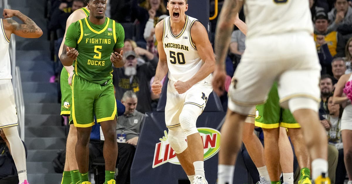 No. 24 Michigan beats Oregon 80-76 for 3rd straight victory, handing ...