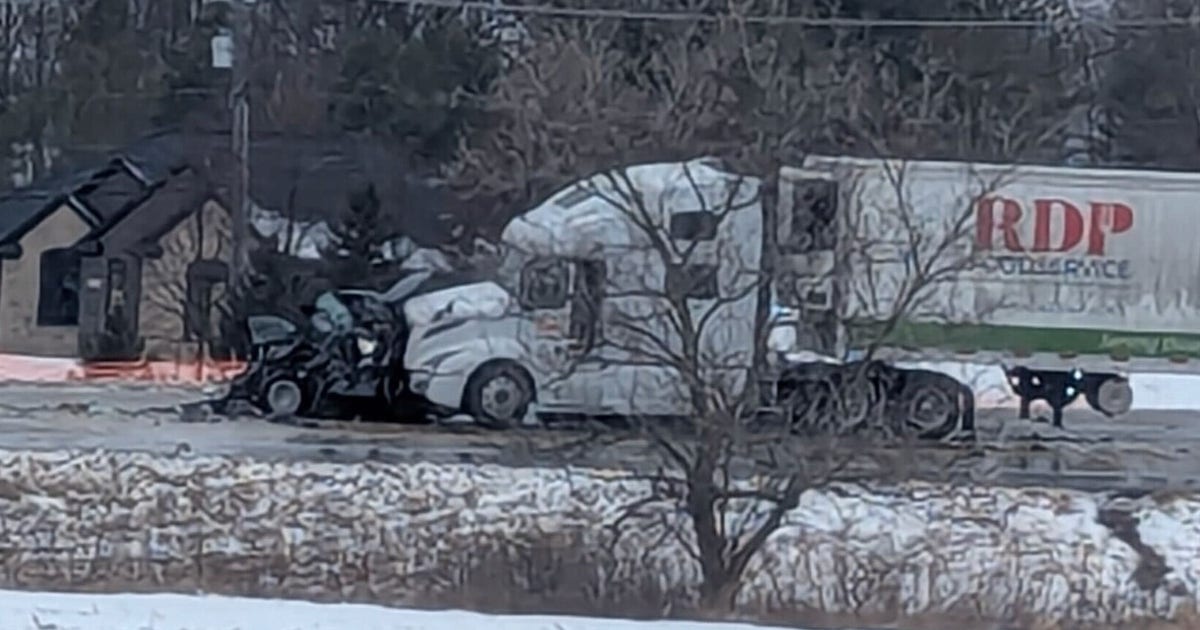 Two hospitalized after three-vehicle crash in northern Macomb County ...