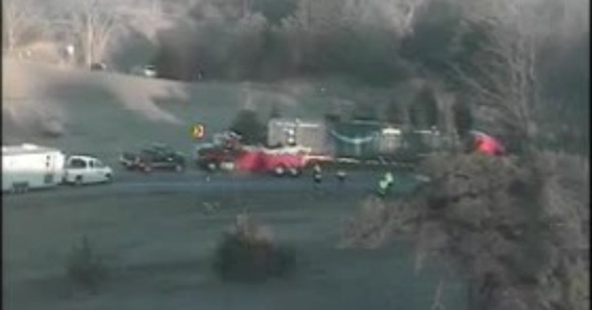 Overturned semi trailer closes M59 at I-75 in Auburn Hills | FOX 2 Detroit